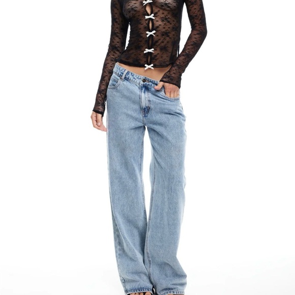 Lioness | Jeans | Lioness Top Model Low Rise Wide Leg Jeans Washed Blue ...